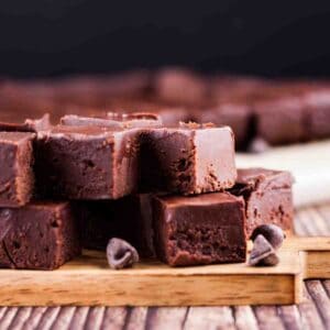 Easy 2-Ingredient Chocolate Fudge Using Frosting