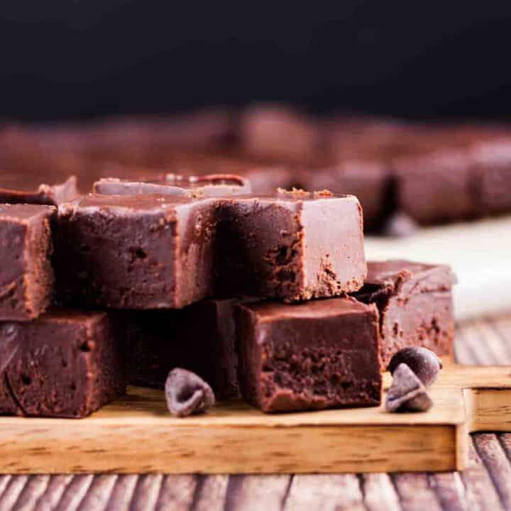 Easy 2-Ingredient Chocolate Fudge Using Frosting