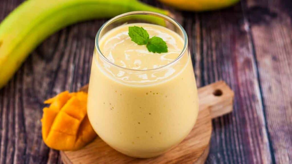 11 Breakfast Smoothies That'll Make You Want to Wake Up Early - Winding ...